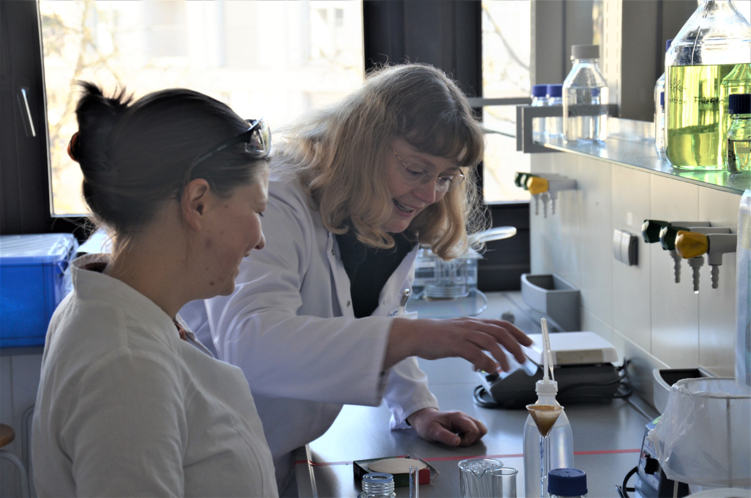 Veranstaltungen - Chemieschule Dr. Erwin Elhardt