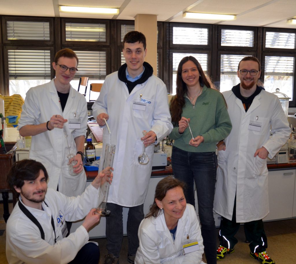 Über uns - Chemieschule Dr. Erwin Elhardt